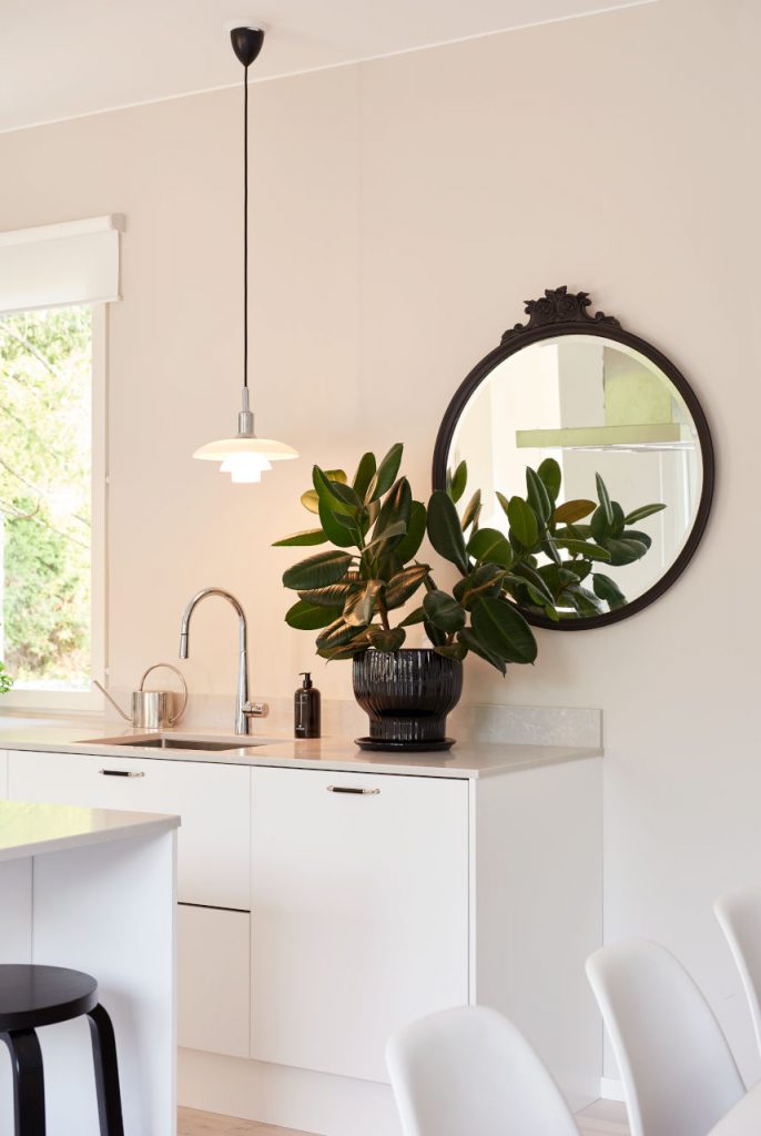 Mustista LEGO-palikoista upeaksi atrium-Harmajaksi - Kannustalo